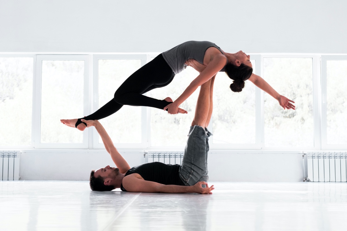What Is Hybrid Yoga? Is It Right for Me? - Gymondo® Magazine: Fitness ...